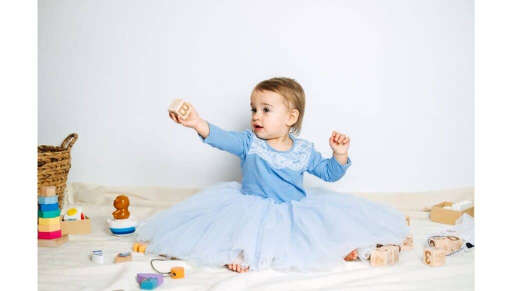 225 Beautiful Middle Names for Your Precious Baby Victoria ...